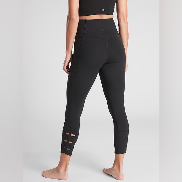 Athleta Salutation Stash Pocket Ii 78 Tight